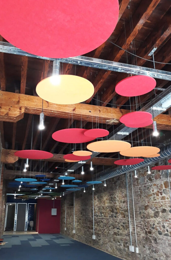 Paneles acústicos para techo | aistec